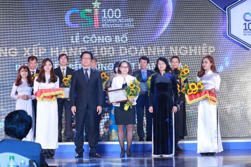 Deloitte Việt Nam được vinh danh “Top 10 Doanh nghiệp phát triển bền vững nhất Việt Nam 2016”